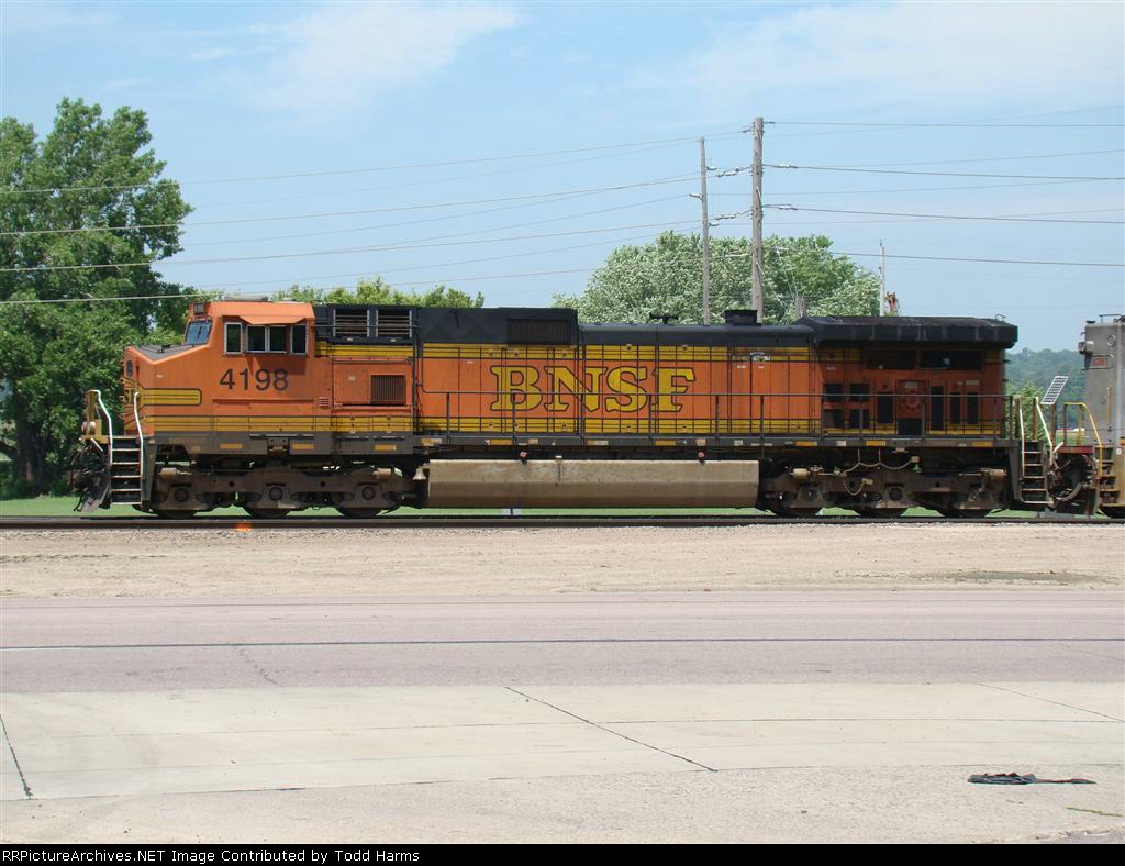 BNSF 4198